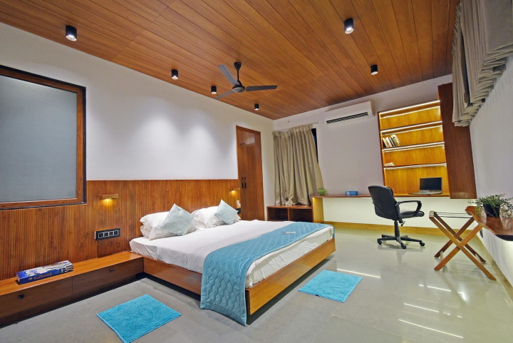 30 Steps From Rock Beach Promenade Road - Puducherry