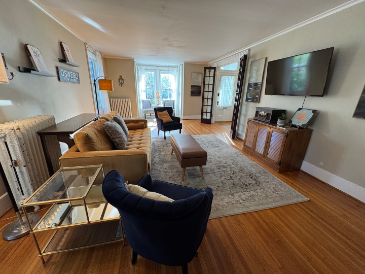 Historic Stunning 3 Bedroom In Downtown Oswego - Oswego, NY