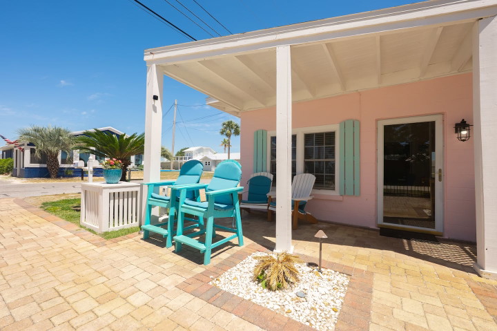Think Pink Ocean View One-bedroom Duplex Backyard - Panama City Beach, FL