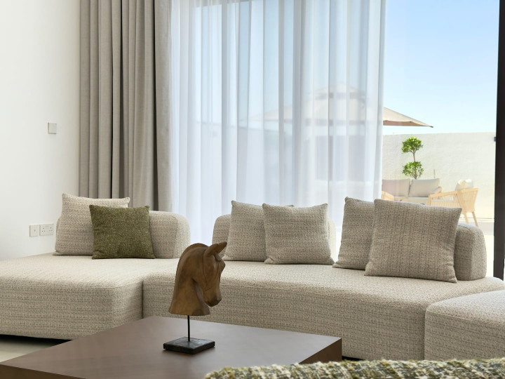 Serenity Stay - Luxury Villa Near Auh Airport - Abu Dhabi