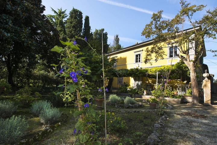 Historical  Villa With Private Poll - Pise