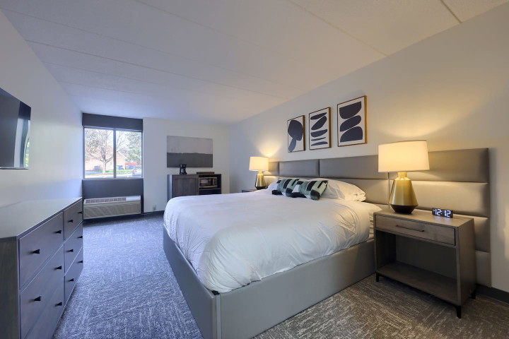 Spacious King Room @ Lititz Pointe Inn, Room #106 - Lititz, PA