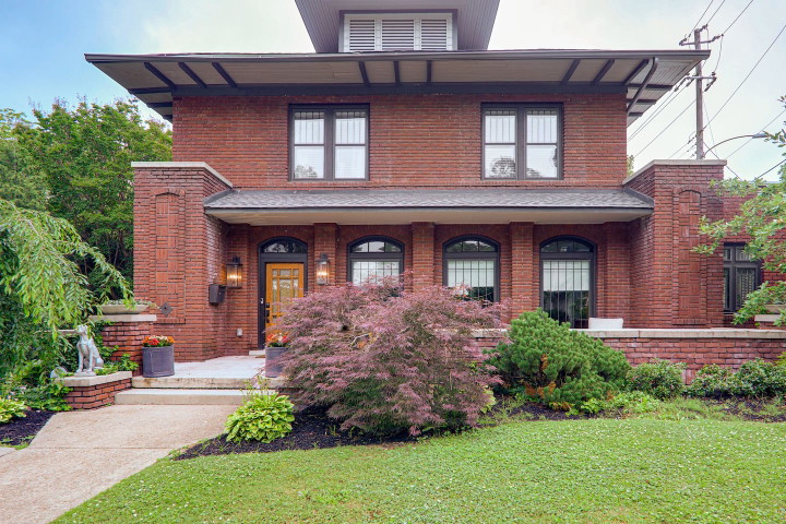 Midtown Jackson - 1900 Brick Craftsman Home - Jackson, TN
