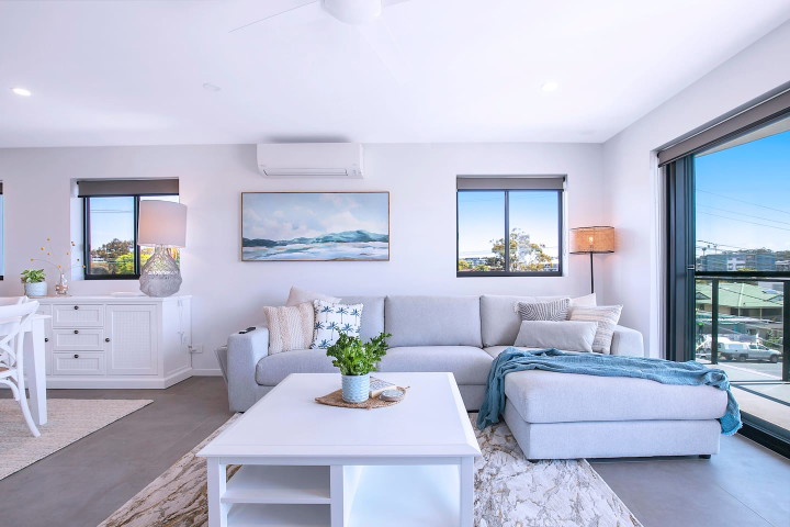 The Coastal Suite With 3 Private Ensuite Bedrooms - Redcliffe