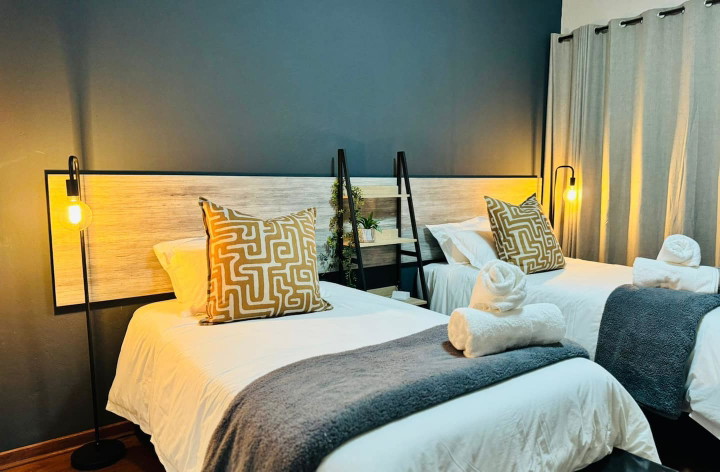 Oost Str- Selfcatering 8 Guests - Polokwane
