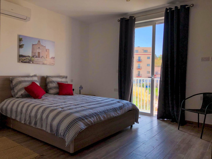 Modern Duplex Penthouse W/ Terrace In Msida - Málta