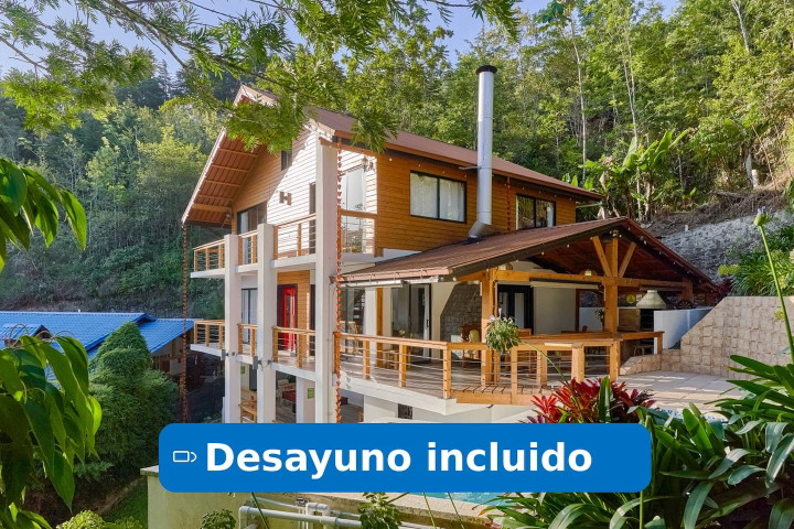 Villa Del ÉBano | Air-conditioned Picuzzi | Constanza - Dominican Republic