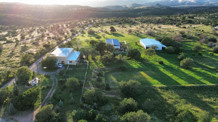 Blue Bunkhouse @ Rockroseranch | Dog Friendly - Sonoita, AZ