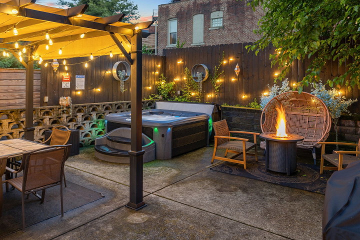Hot Tub | Family Friendly | Off St. Parking - Pittsburgh, PA