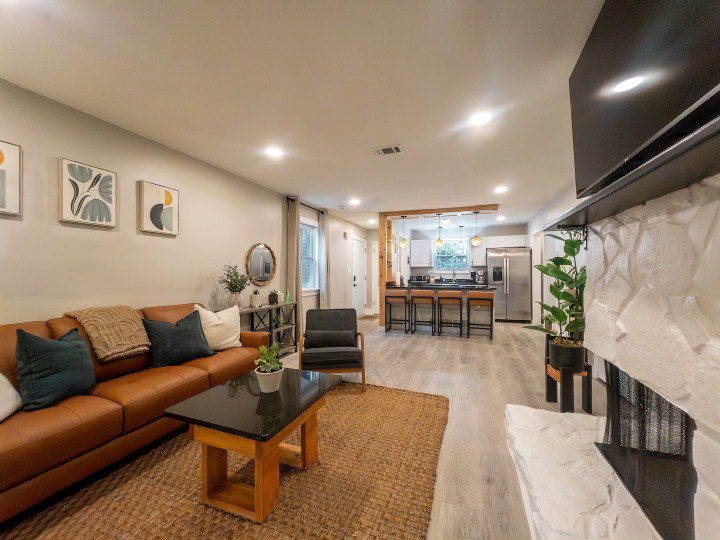 Mid-century Modern Townhome | Mins To The Battery - Smyrna, GA