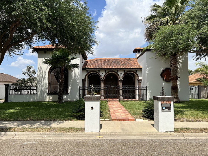Casa Barcelona Oasis W/ Private Pool - Mission, TX