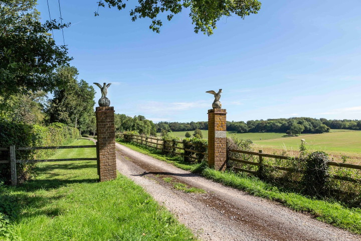 In Grounds Of Dower House On Large Country Estate - Alton