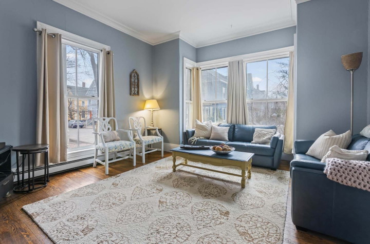Spacious 2 Bedroom Walking Distance To Down - South Portland, ME