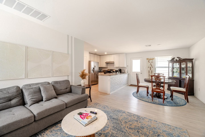 Fresh Home Near Sea World Bmt 10 Minutes Away - San Antonio, TX