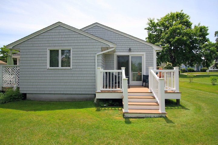 Second Beach Cottage With 3 Private Baths - Tiverton, RI