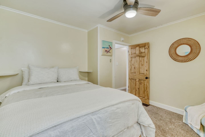 Seabreeze Beach Retreat: Spacious Family Getaway - Rochester