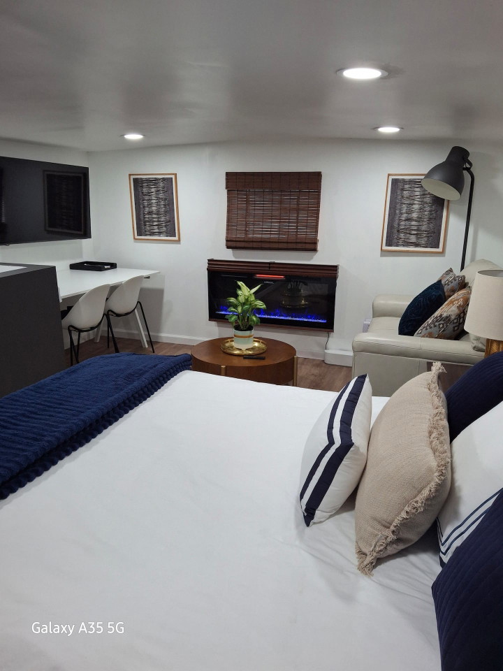 Modern Guest House (Garage Parking) - Columbus, OH