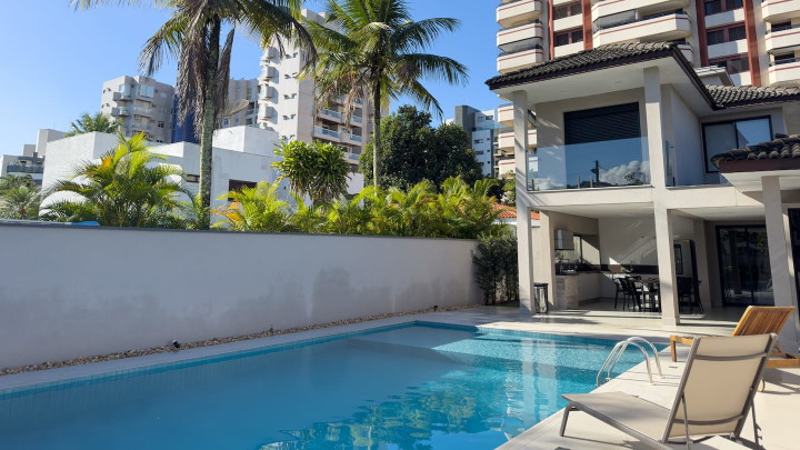 Casa Com Piscina Aquecida, Em Riviera! - Brazil