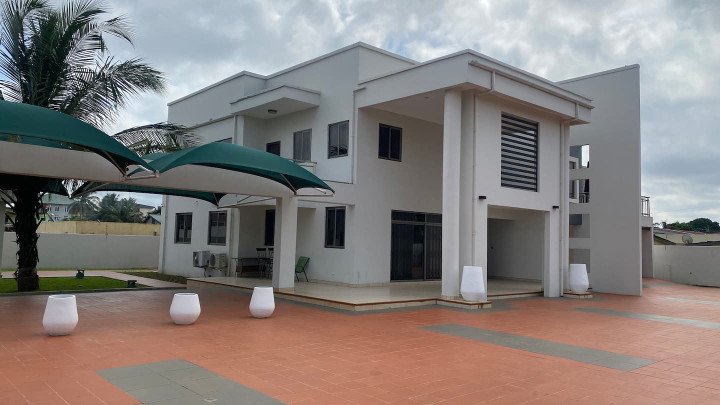 5 Bedroom Serene & Luxurious Palace ! - Accra