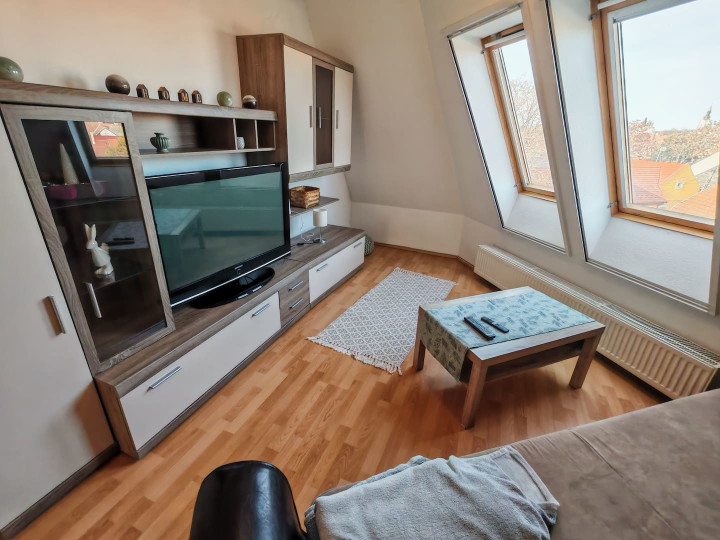 White Apartment - Business Friendly - Kecskemét