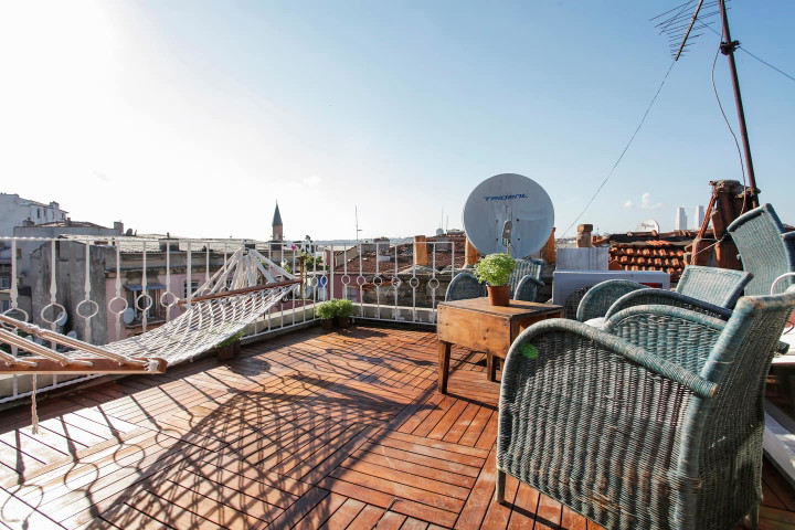 British Penthouse W/ Rooftop (Center) - Beykoz