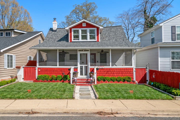 Bay Beach House | Screened Porch Tv | Walkable - North Beach, MD