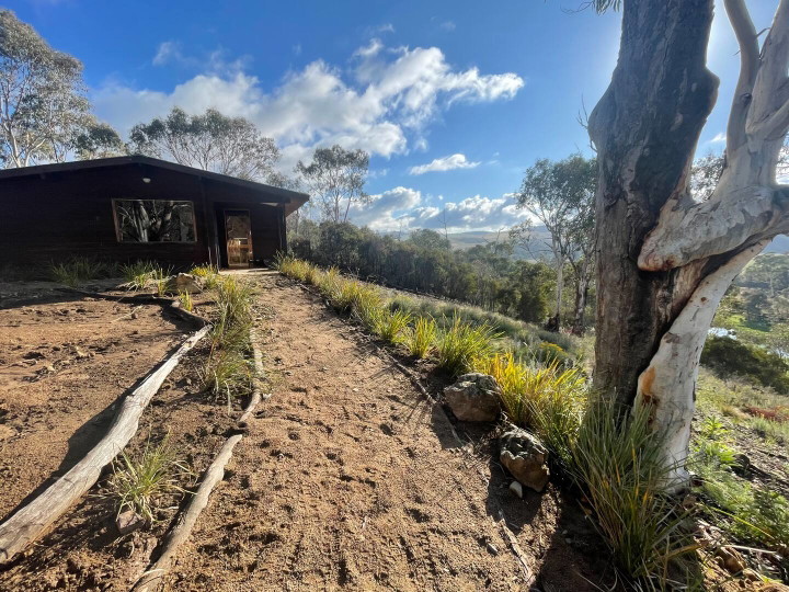 Hytti - Secluded Farmstay Cabin On The Snowy River - Berridale