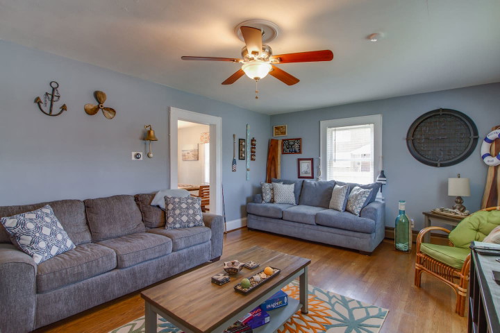 Willoughby 4br Coastal Home Steps To Shore - Norfolk, VA