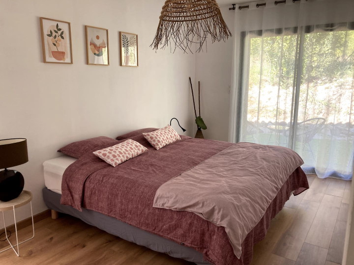 Chambre Avec Salle De Bain, Toilettes Et Terrasse - Fontaine-de-Vaucluse
