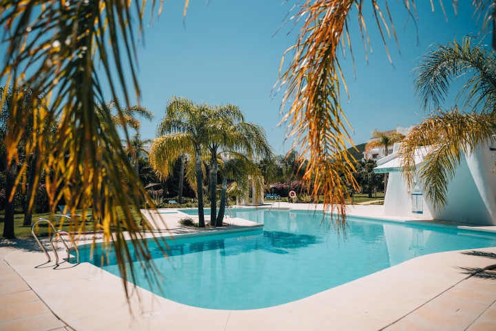 Penthouse En Bord De Golf Avec Lagon Et Spa Ehhouse - Estepona