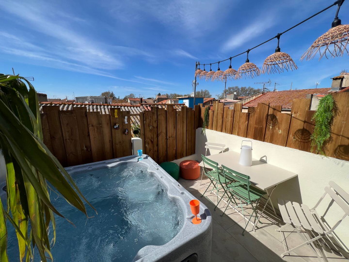 La Tête Dans Les Nuages Jacuzzi & Sauna House - Valras-Plage