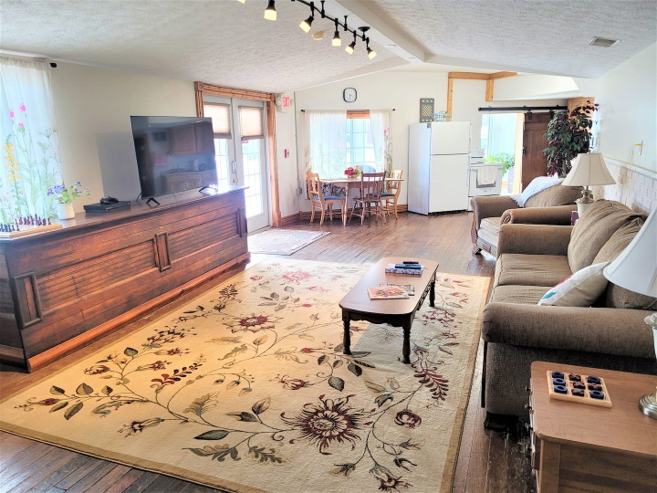 Historic Hardware Inn With River Views: Ely Suite - Ohio