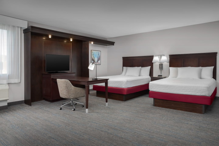 Downtown Omaha Stay + Free Breakfast & Pool - Omaha, NE