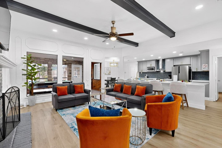 Modern Design & Chef's Kitchen&spacious &Stylish° - Carrollton, TX