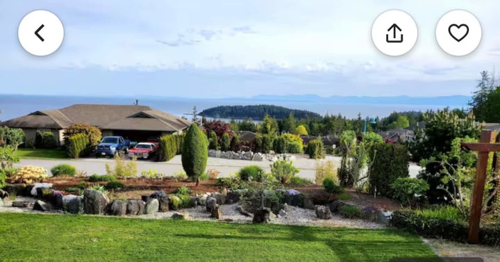Ocean-view Cozy Suite - Sechelt