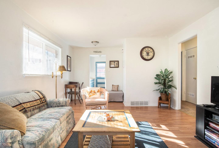 Nostalgic One-level Bungalow In Perfect Location! - Manitou Springs, CO
