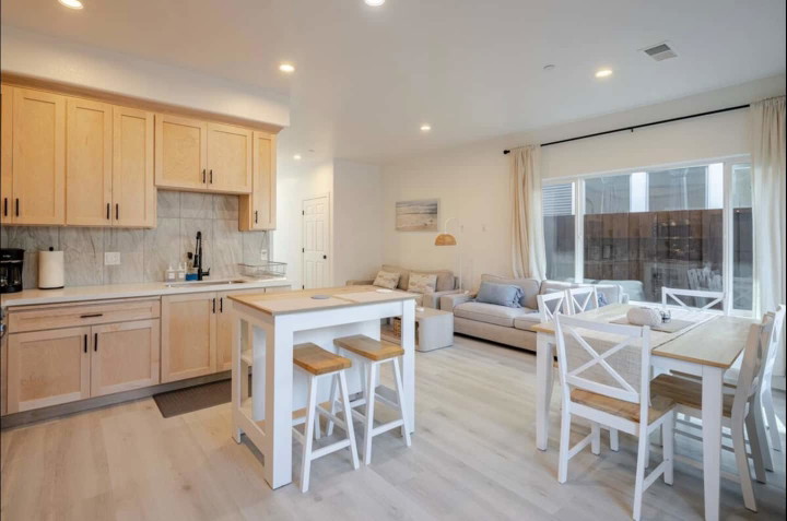 Condo For 9 Btwn Santacruz & Monterey! Ev Charge - Watsonville, CA