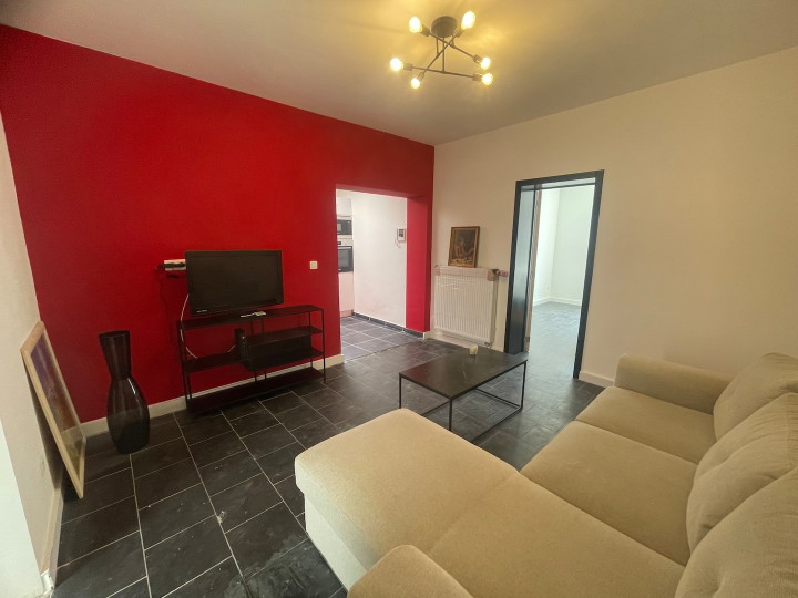 Appartement Situé Au Rez - Charleroi