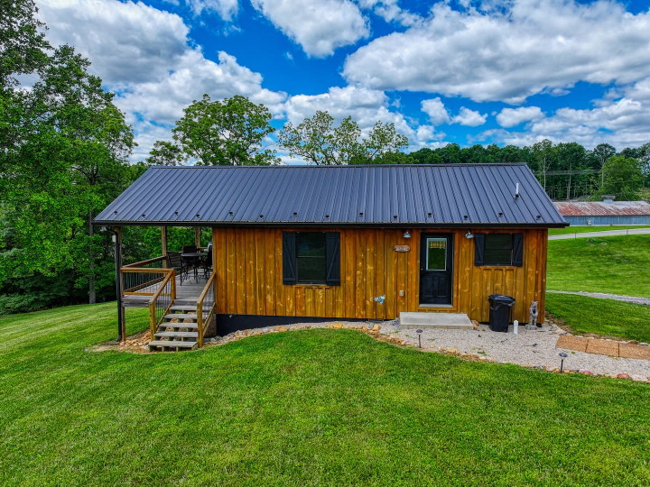 South Holston Riverfront Cabins-don's Den - Bristol, TN