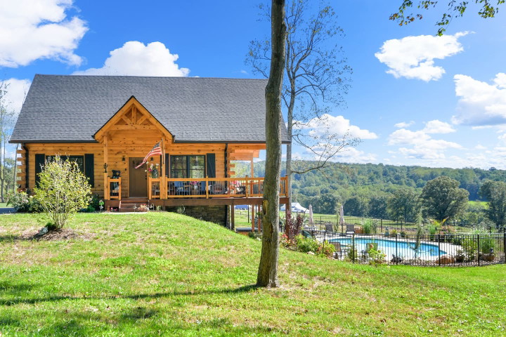 Dreamcatcher Cabin ~Scenic Views With Big Sky Hues - Maryland