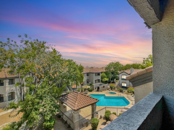 Kick Back W/ King Bed And Mountain & Pool Views - Paradise Valley, AZ