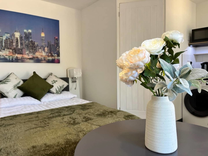 Warm Studio - Near Gatwick - Crawley