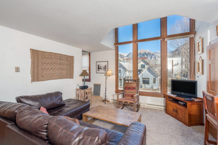 Classic Telluride Ski Condo - Minutes To Chair 7 - Telluride, CO