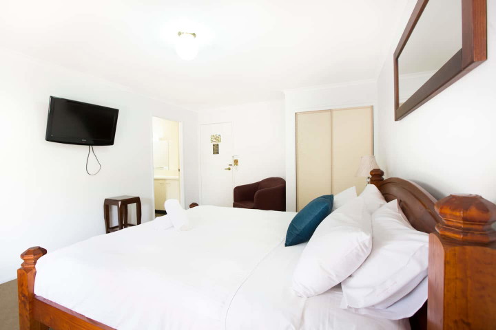 Standard King Room - Lake Hume Resort Albury - New South Wales
