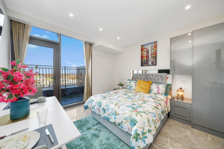 Stylish Studio W/ Private Balcony Near Ilford Stat - Ilford