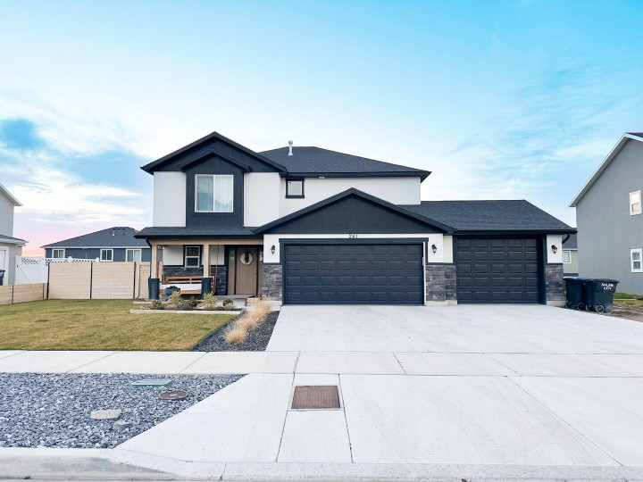 Modern Home With Open Farm Field Mountain View - Payson, UT