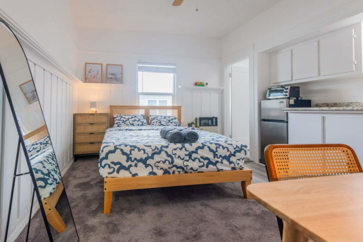 Broadway 12 - Cozy Private Studio - Torrance, CA