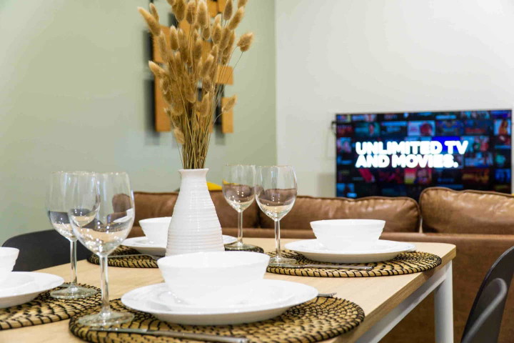 Modern Hidden Gem | Downtown | Free Parking/wifi - London