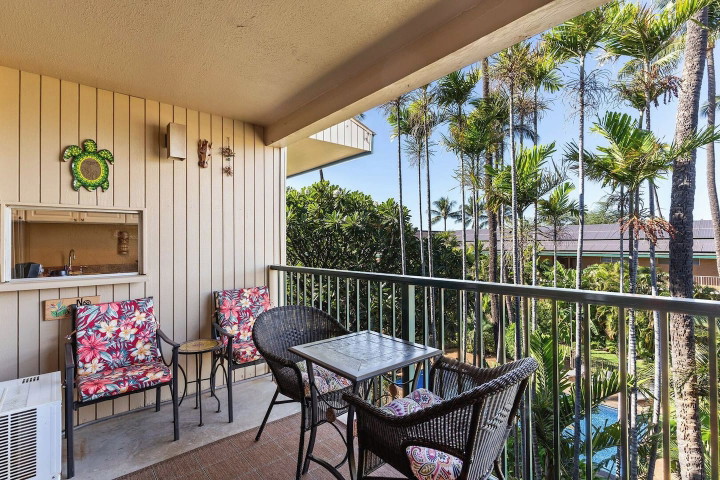 King Bed Kihei Condo With Lanai, Pool, Beach Gear! - Kihei, HI