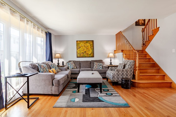 Cheerful & Spacious 3br Getaway, Free Parking. - Oak Park, IL